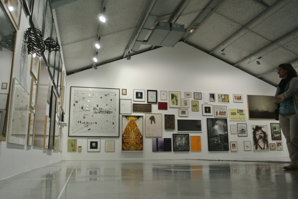 Answering three basic questions asked by Antoine de Galbert about the ...