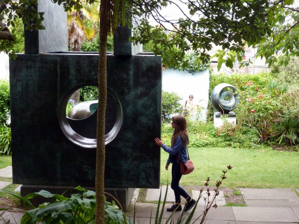Barbara Hepworth Museum, please touch me! | Conceptual Fine Arts